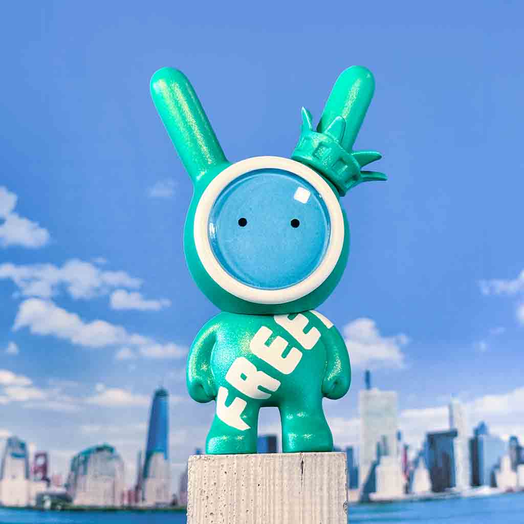 Statue of the Rabbitty - Space Rabbit Studio